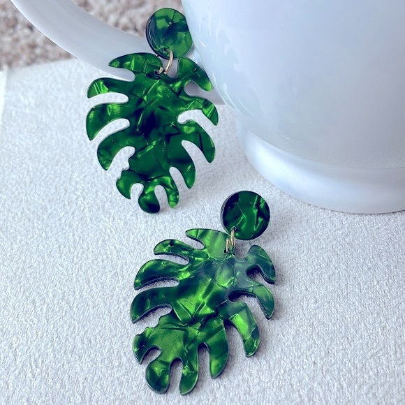 Lulu's | Jewelry | Monstera Leaf Dangle Earrings | Poshmark